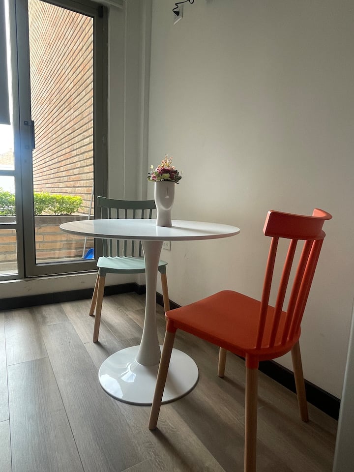 Hermosa Suite Privada Con Balcón En Cuenca - Cuenca