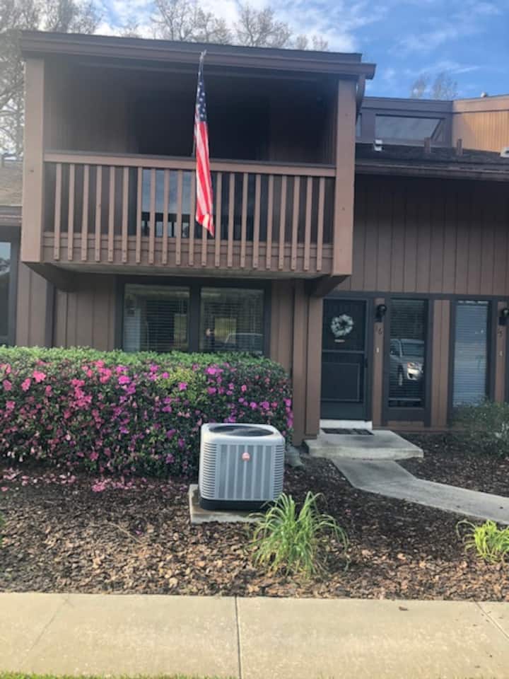 Town Home With Every Amenity You Want. - Dunnellon, FL