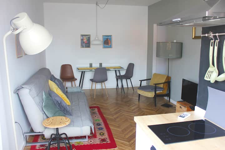 Newly Redesigned Hip Flat In Urban Neighborhood - Belgrad