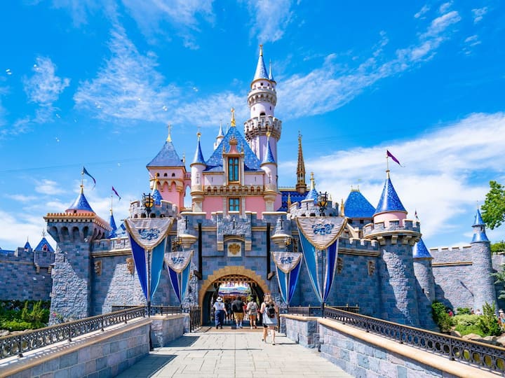 Frontier Disney Escape - 2 Bedroom Guesthouse - Santa Ana, CA