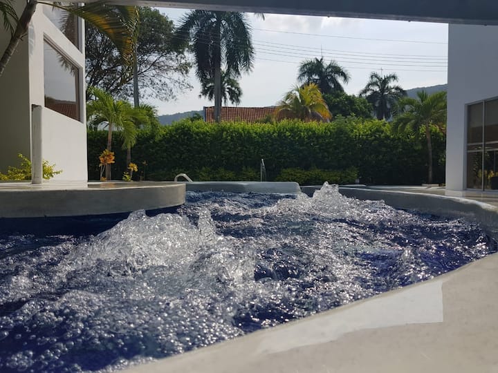 Villa Con Turco, Piscina, Jacuzzi,  Bbq, Juegos. - Ricaurte