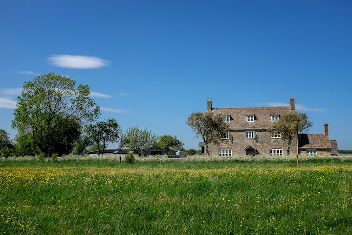 Beautiful 16th Century Farmhouse - Tetbury