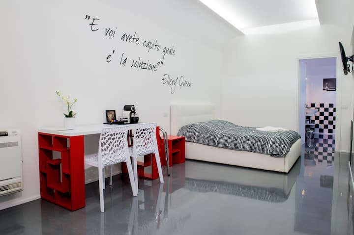 Room Ellery Queen - Arezzo