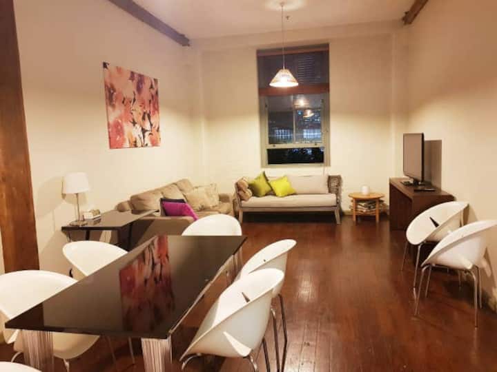 Darling Harbour Modern 2 Bedroom Apartment - Surry Hills