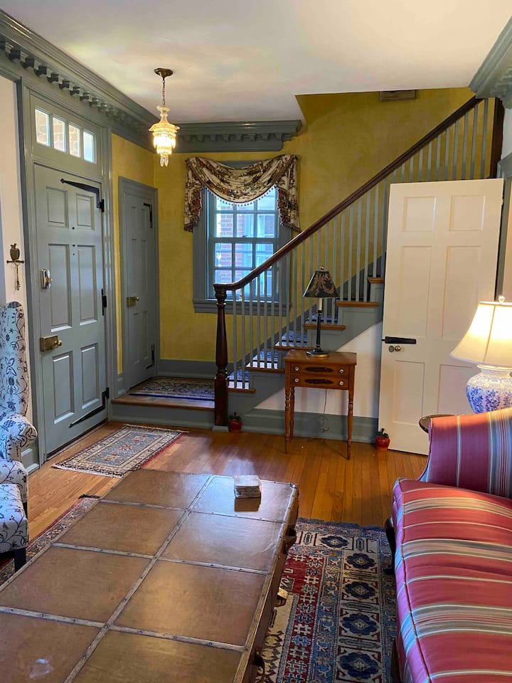Inn At 605 - Jefferson Suite - Williamsburg, VA