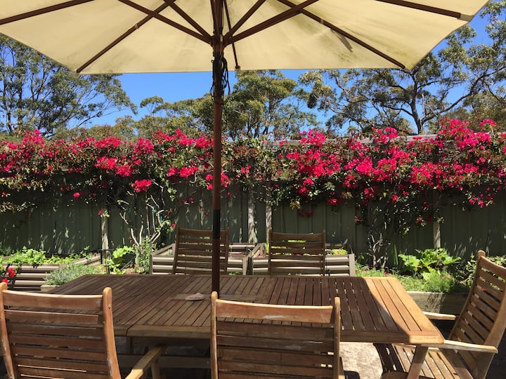Cottage With Bush Outlook - Currarong