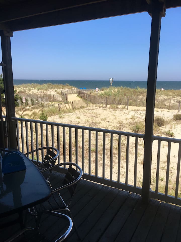 A Lovely Condo In Ocean City Right On The Beach - Ocean City, MD