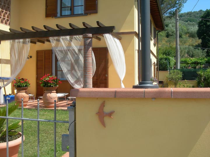 Holiday House, B&b La Rondine Pugnano - Lucca
