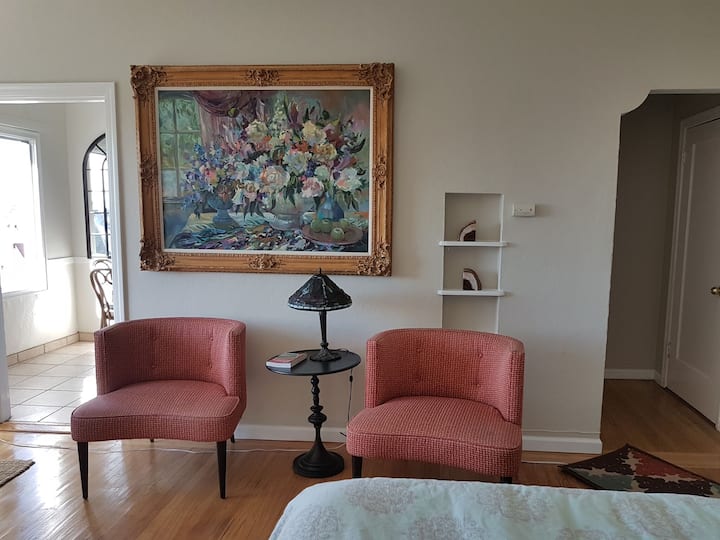 Private Quiet & Airy Apartment W/views Walk To Ucb - Berkeley, CA