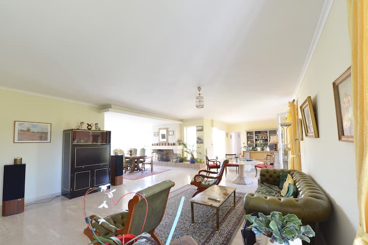 Belle Maison Avec Piscine à Nîmes - Nîmes