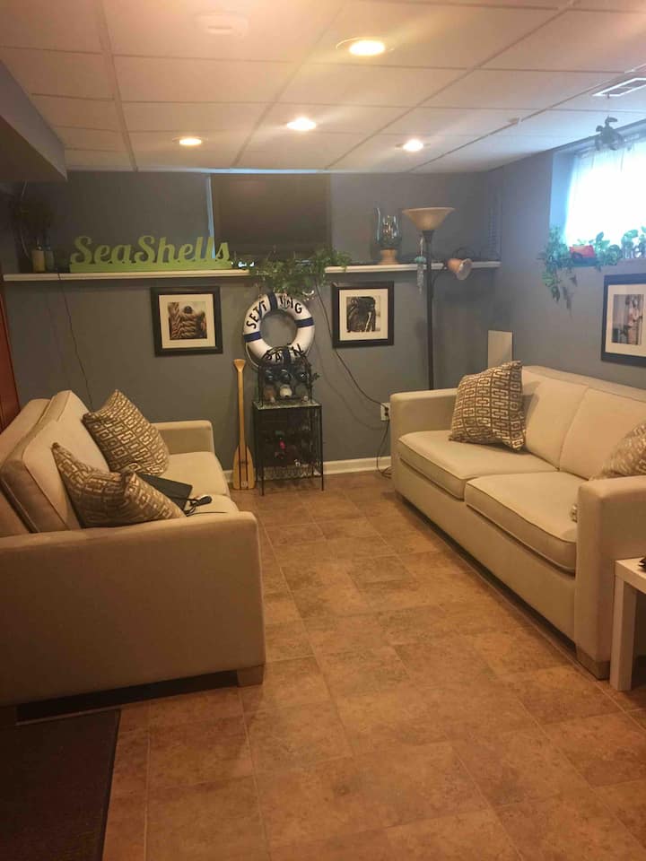 Entire Basement In Ne Baltimore City. - Essex, MD