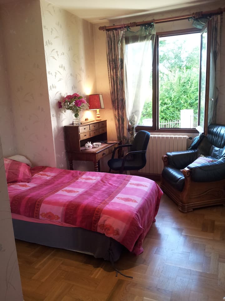 Chambres Meublées Pour 5 Personnes. - Houdan