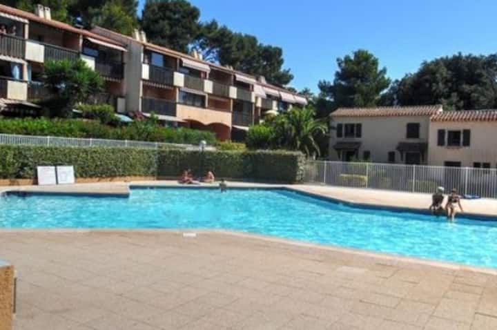 Studio Avec Piscine Et Proche Plage - Var