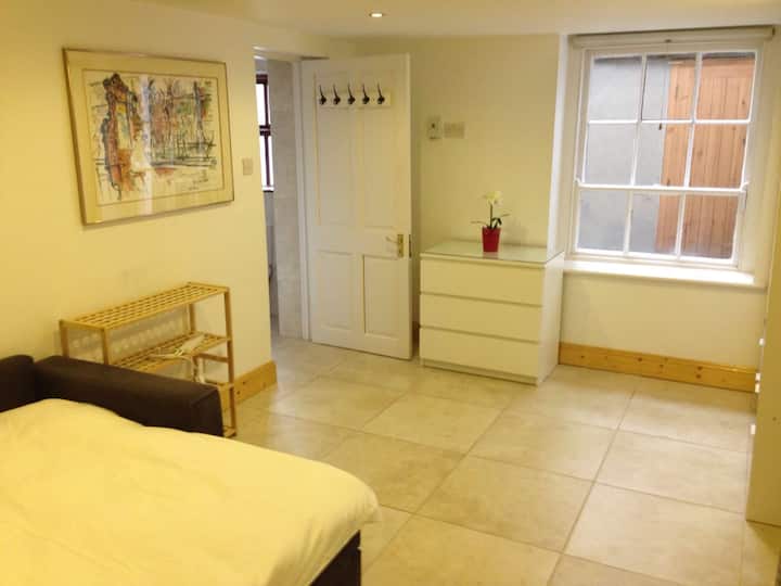 Dublin (Ballsbridge) One-bedroom Apartment - Dublin, Ireland