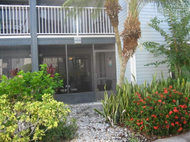 Ventura Country Club Home Away From Home - オーランド