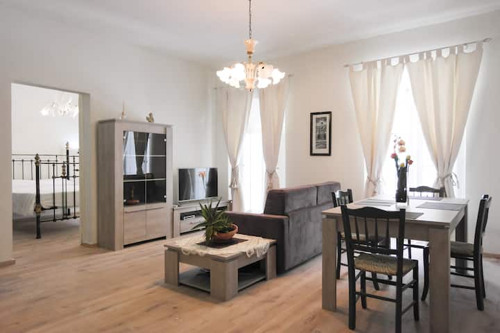 Valletta Beautiful New 1 St Floor - La Valeta