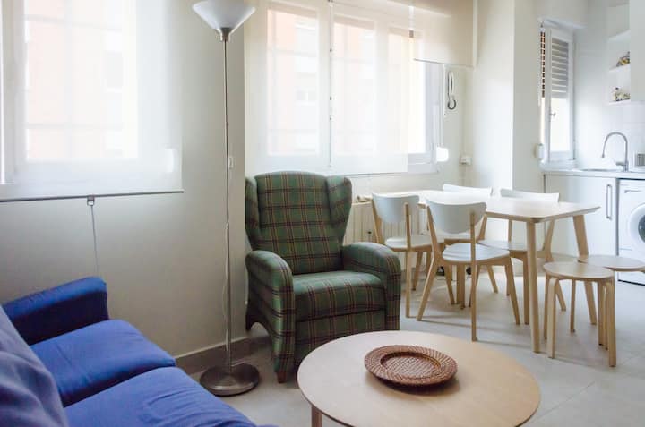 Piso Con  Encanto. Ideal Para Dos Familias. - Oviedo