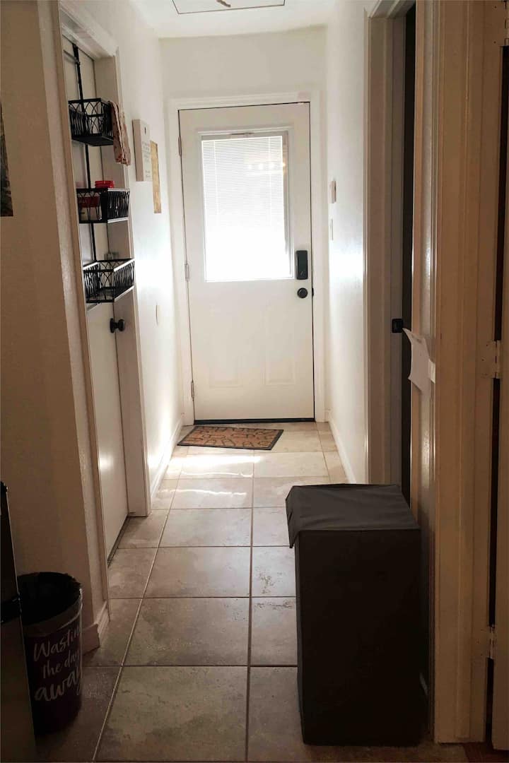 Keyed Room, Tv, Full Bed, Private Entry - Denton, TX