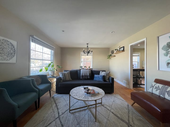 Slc Sunset House*5 Bedroom*sleeps 14* - Salt Lake City, UT