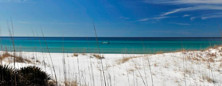Flip Flop Studio Across The Street From The Beach - Panama City Beach, FL