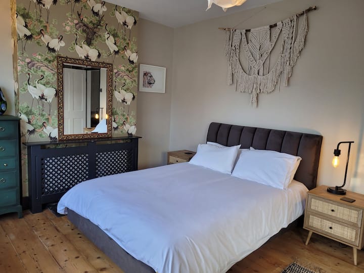 Centrally Located Townhouse - Royal Leamington Spa