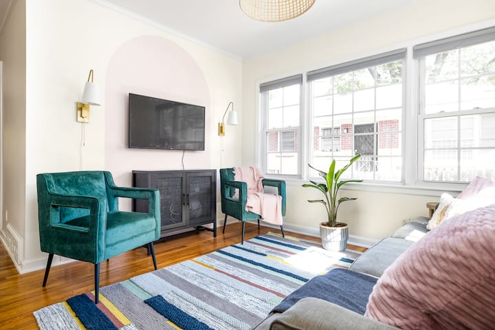 The Candy, 1/1 Sweet, Cozy, Design-oriented Home - Atlanta, GA