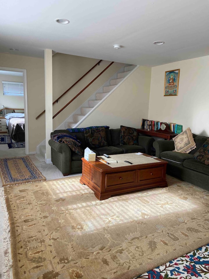 Kunsang’s Basement Room - Alexandria, VA