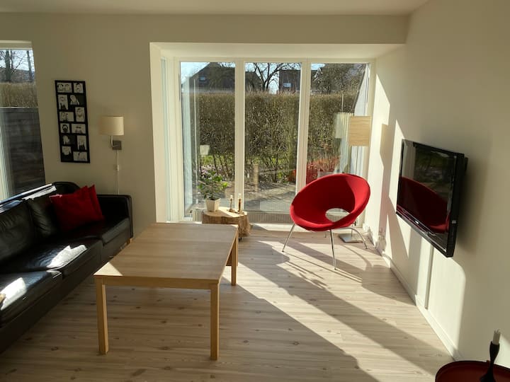 Rækkehus Tæt På Banegården I Odense . - Odense