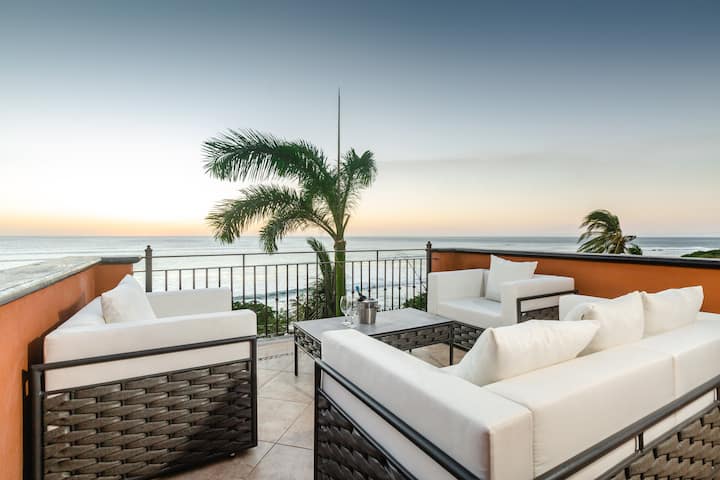 Beachfront Modern Penthouse Roof Top & Ocean Views - Jiménez