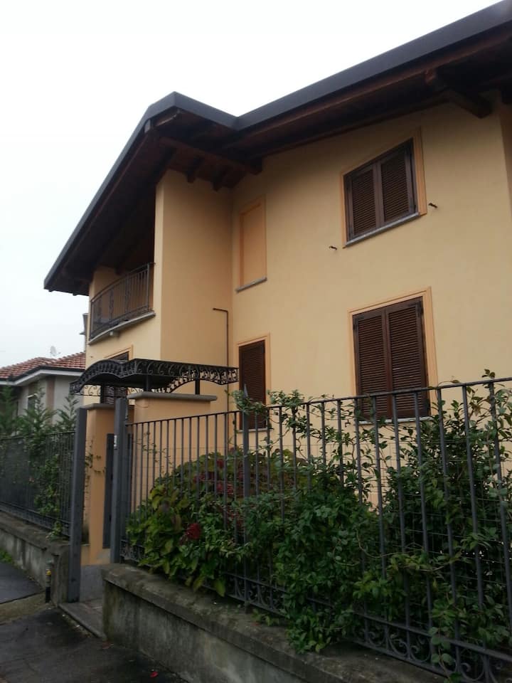 Appartamento In Villa Tra Milano E Malpensa / Liuc - Busto Arsizio
