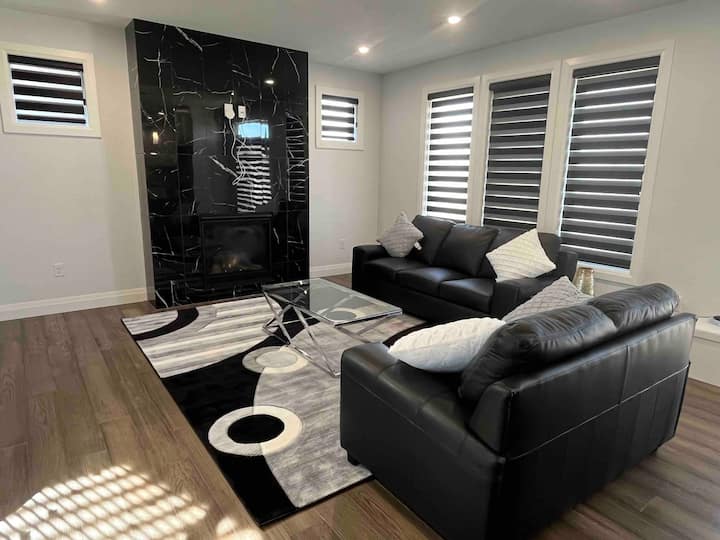 Exquisite Room, Ensuite Bath, Premium Neighborhood - Windsor, ON, Canada