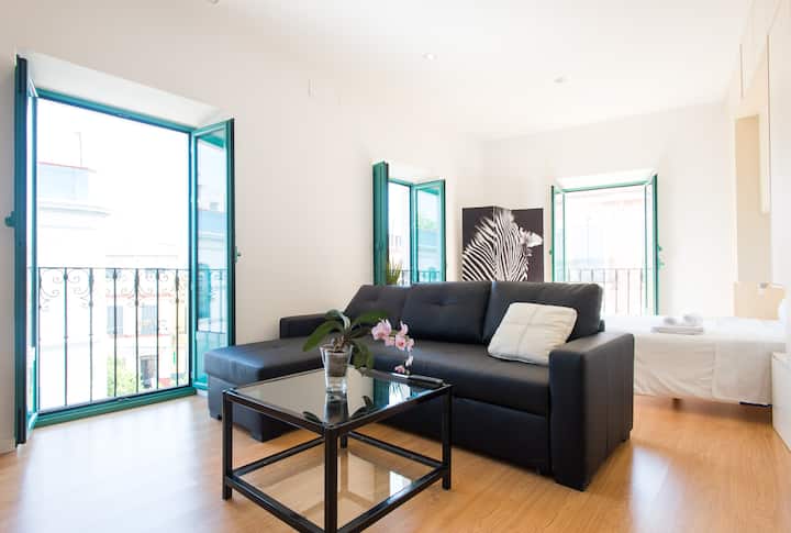 Very Bright, New, Loft Style Apartment. - Seville, Spain