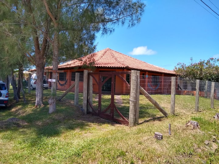 Casa De Praia Rústica E Espaçosa Em Remanso. - Xangri-Lá