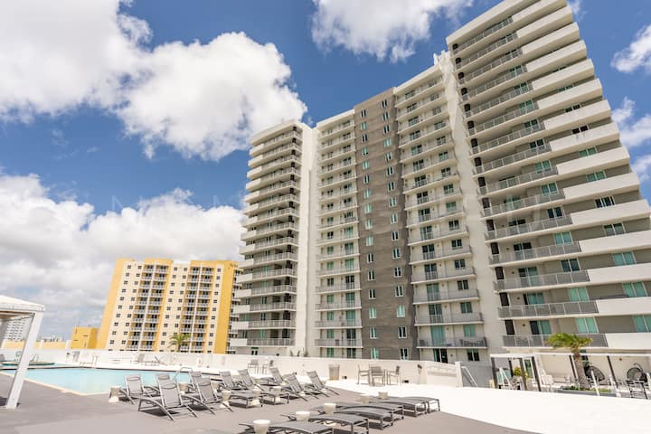 1/2 Moderna Miami Residences -10min Beach/brickell - Miami, FL