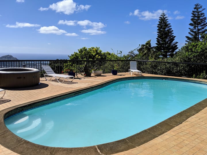 Mountaintop Home With Stunning Poolside Views - Hawaii