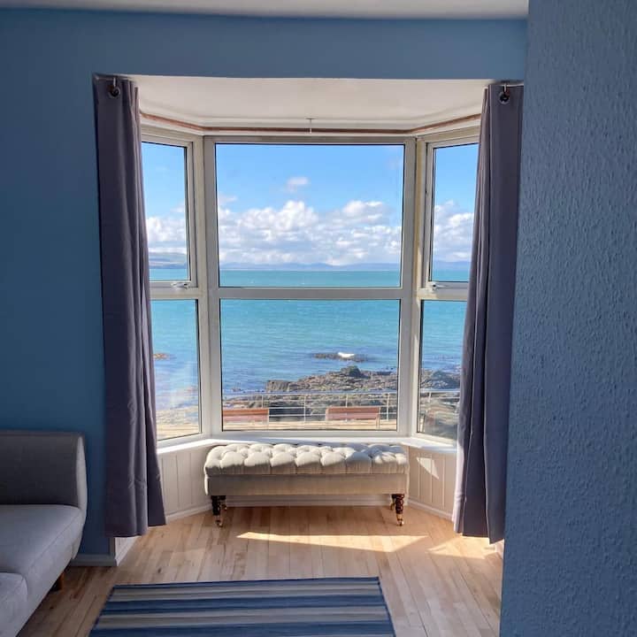 The Nook: Central Location, Dreamy Sea Views - Portstewart