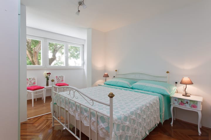 Lovely Apartment Pepa Near Beaches - Split