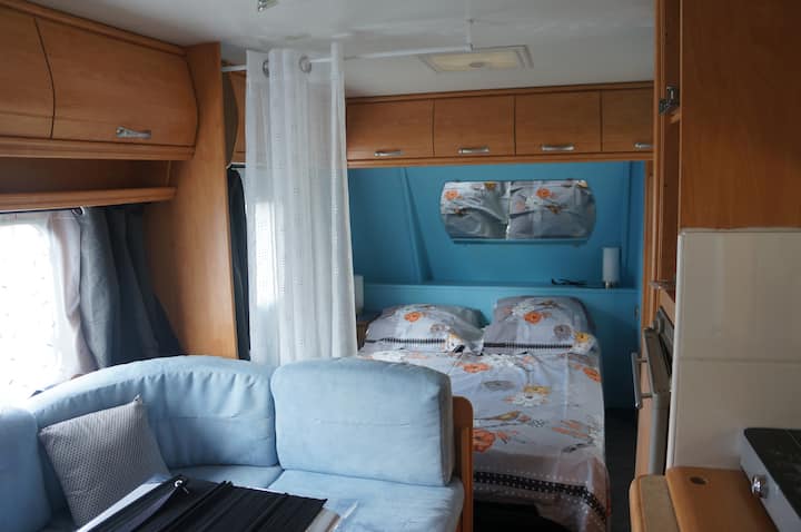 Grande Caravane Pour 2 Adultes Et 2 Enfants Max - Chauvigny