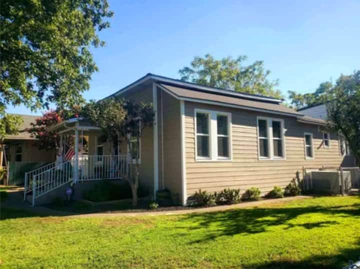 Jackson Street Vibes - Red Bluff, CA