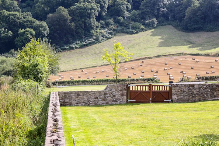 Beautiful 14th C. Conversion In Wye Valley - Monmouth