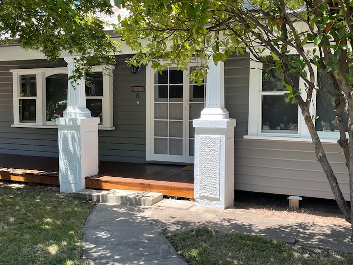 Hazeldene - The Best Location In Town! - Myrtleford