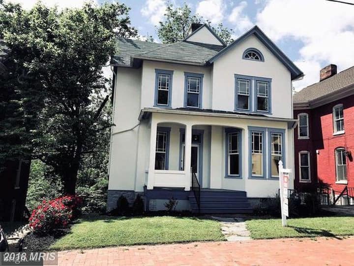 One Block From City Park In Hagerstown - Hagerstown, MD