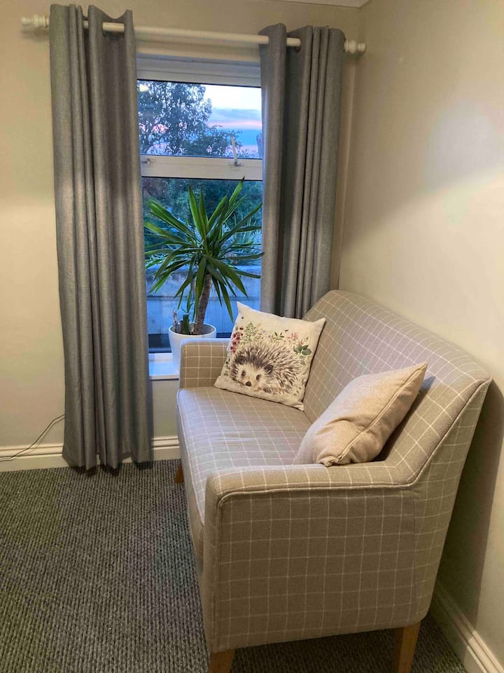 Private Self Contained First Floor Flat Near Beach - Noss Mayo
