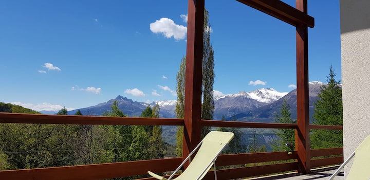 Beau Chalet - Vue Exceptionnelle - Embrun