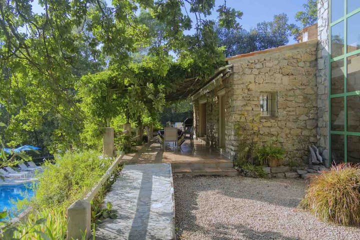 Villa En Pierre à Callas Jardin Et Piscine Privée - Draguignan