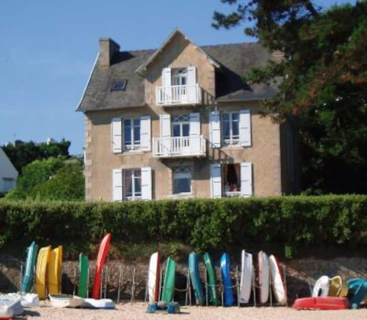Beach Side Villa - Sleeps 18 Maximum - Brittany