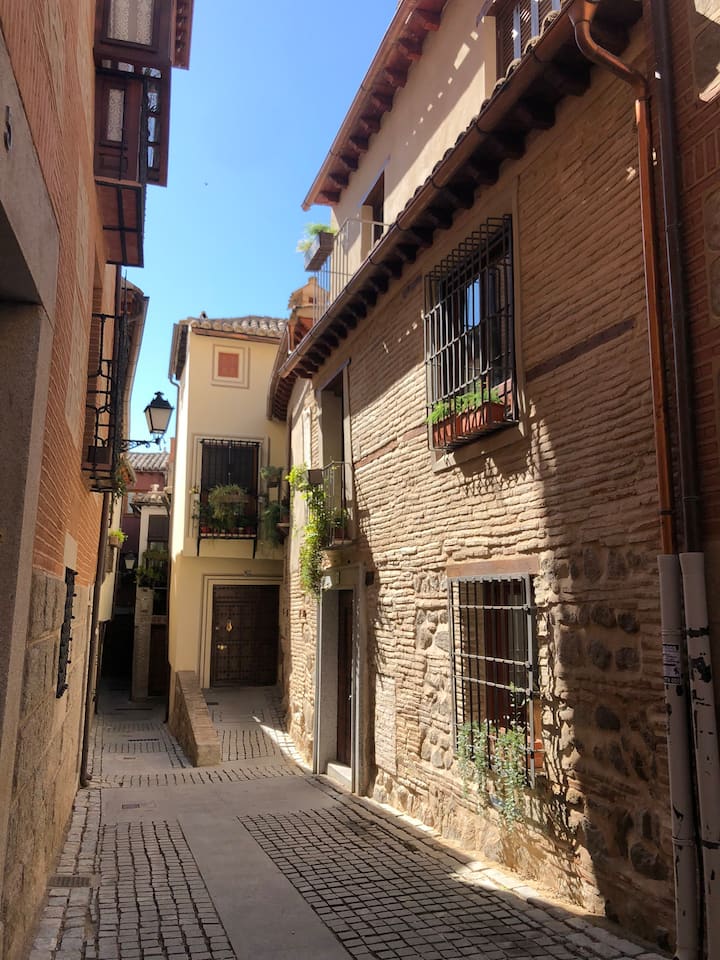 Apart. San Pedro Ii - Junto Catedral - Toledo