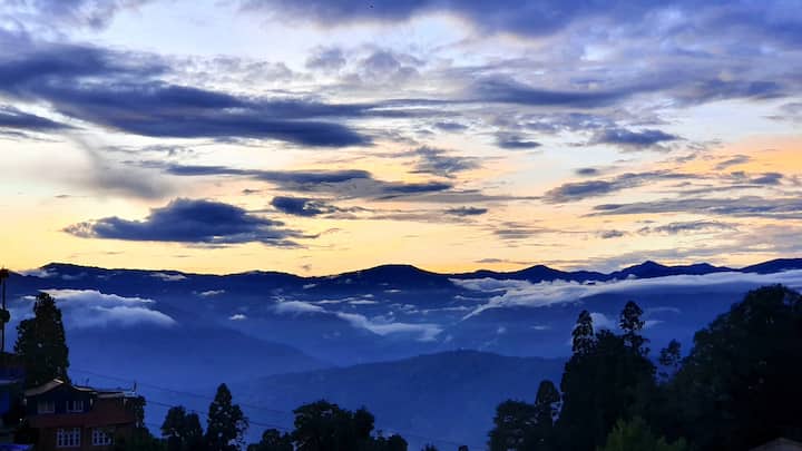 Neo’s Bnb – Town Centre Stay With A Scenic View - Darjeeling