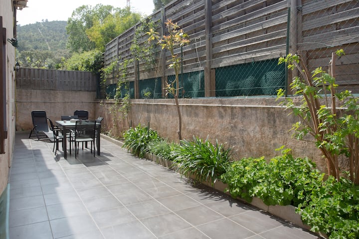 Appartement En Rez De Jardin Et Terrasse Ds Villa - Hyères