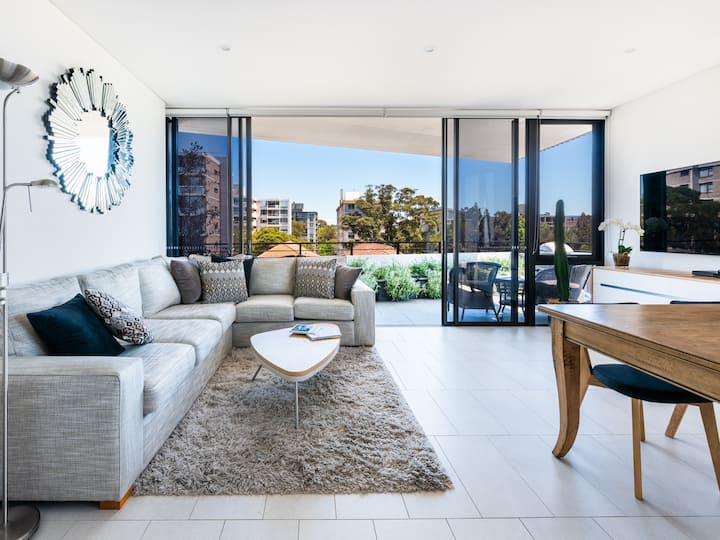 Luxe Bondi Living With Harbour Views - Bondi Beach